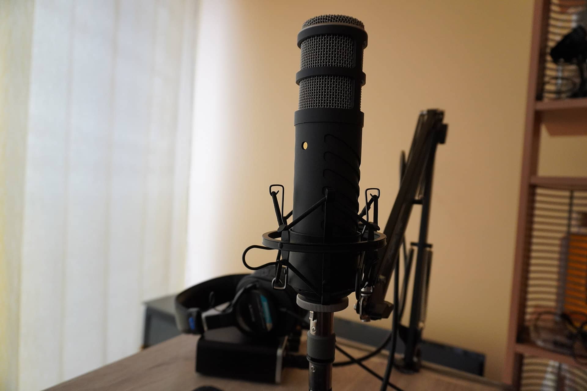 Rode Procaster Dynamic Broadcast Microphone Review (Good Value Mic ...