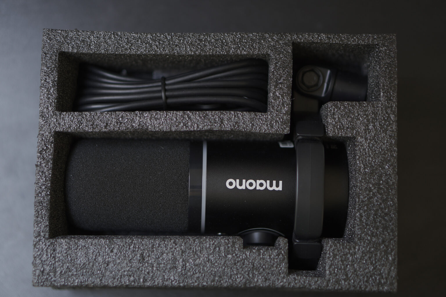 Maono PD200X XLR/USB Dynamic Microphone Review - Voice Over Tip